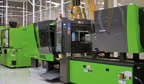 Clean-room custom plastic injection molding for medical parts