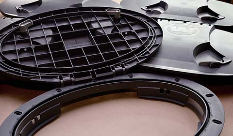 Large-tonnage machines for big injection molding projects